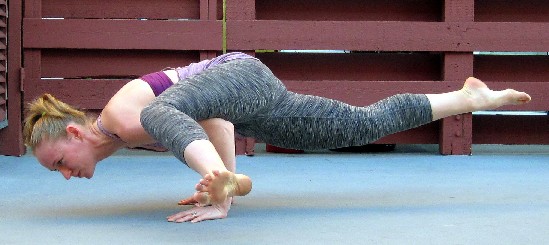 Pose | barbie levasseur